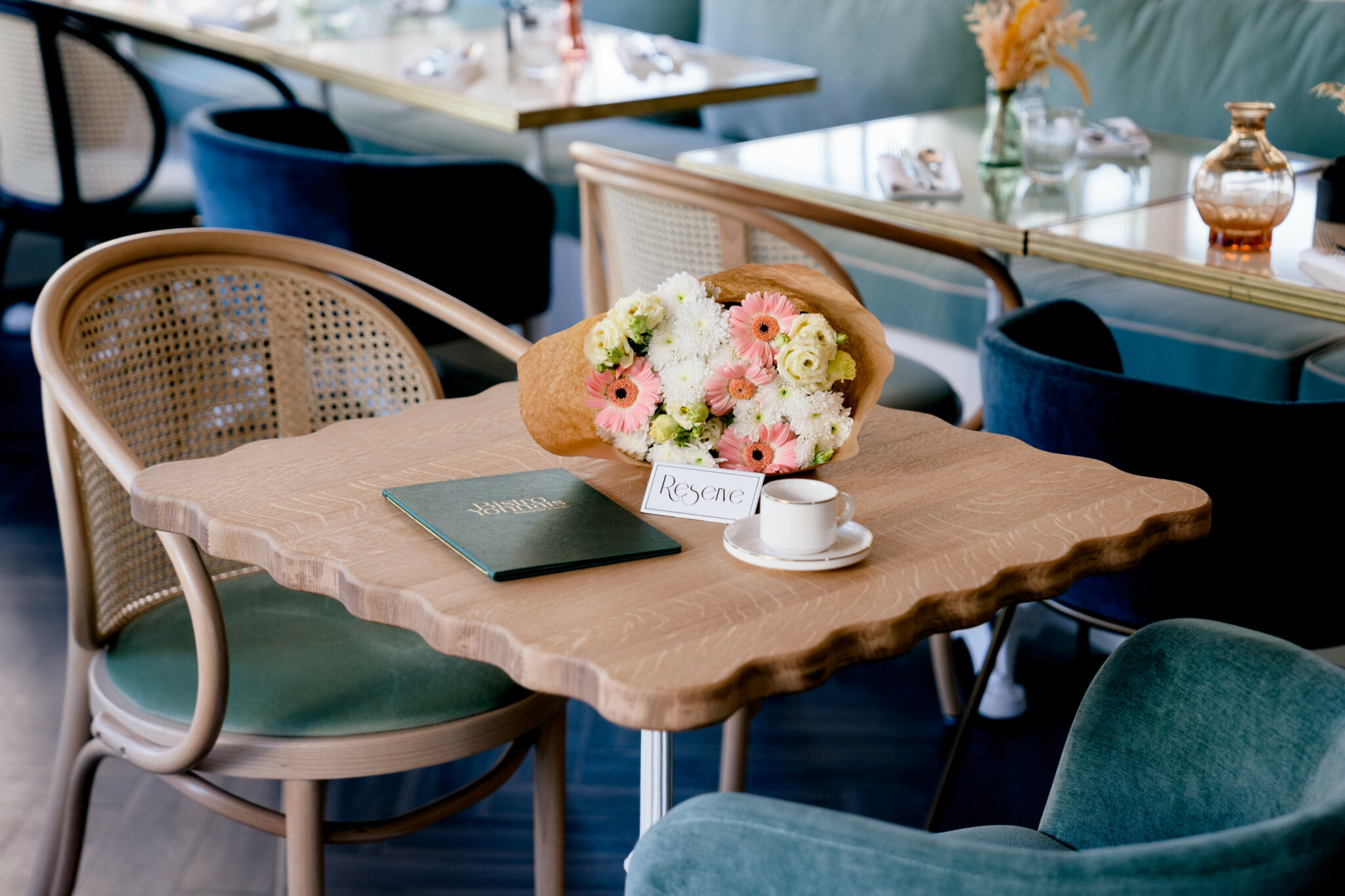 How to Choose the Perfect Restaurant Table: A Complete Buying Guide ...