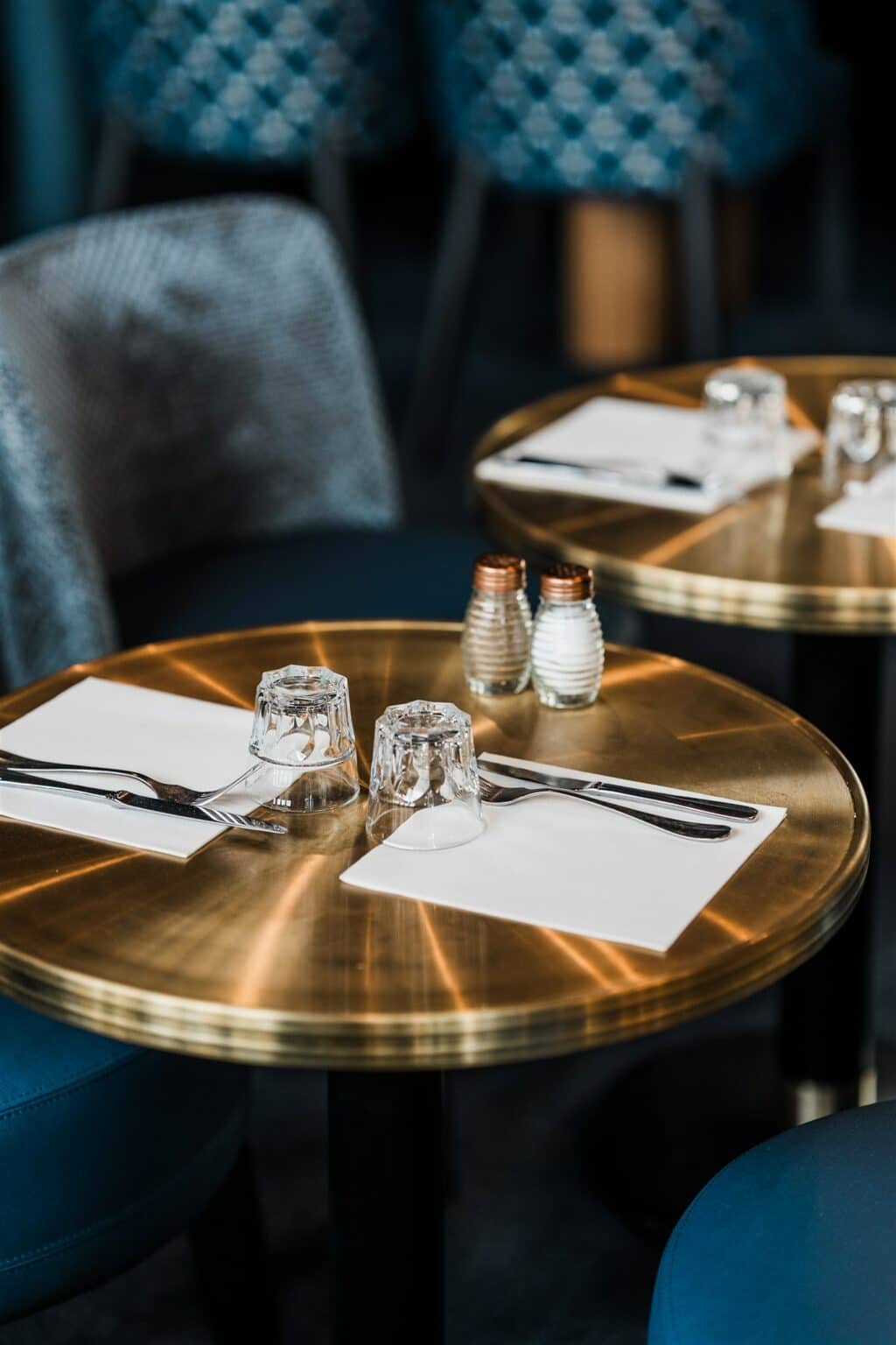 Brass bistro table - Ardamez